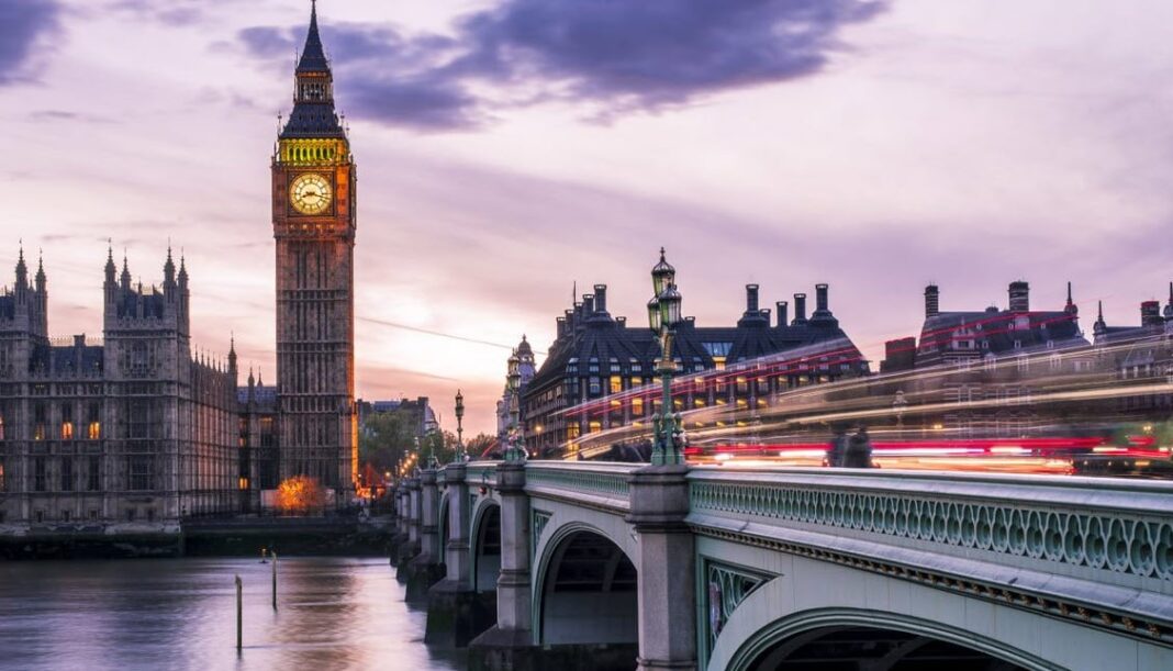 United Kingdom: FCA Launches Review on Future AI Approach - FCC Times
